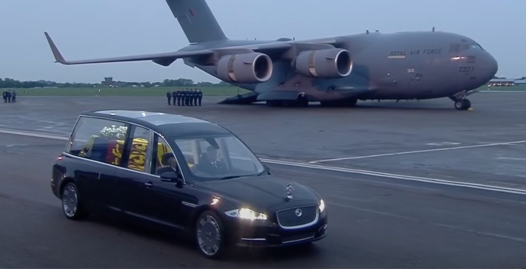 Plane Carrying Queens Coffin Becomes Most Tracked Flight In History News