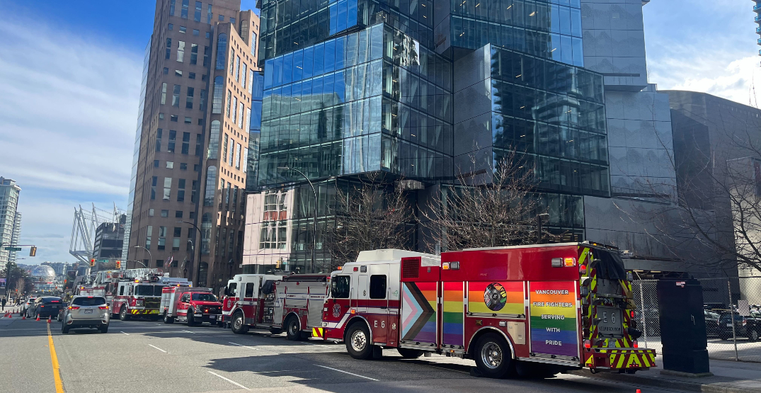 Vancouver Fire engaged in rescue of stranded workers at Deloitte Summit ... Vancouver Fire engaged in rescue of stranded workers at Deloitte Summit ...